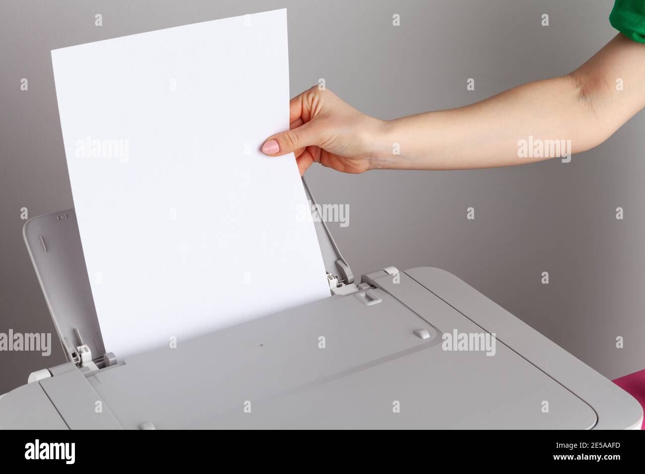 Woman printer cartridge hi-res stock photography and images - Alamy