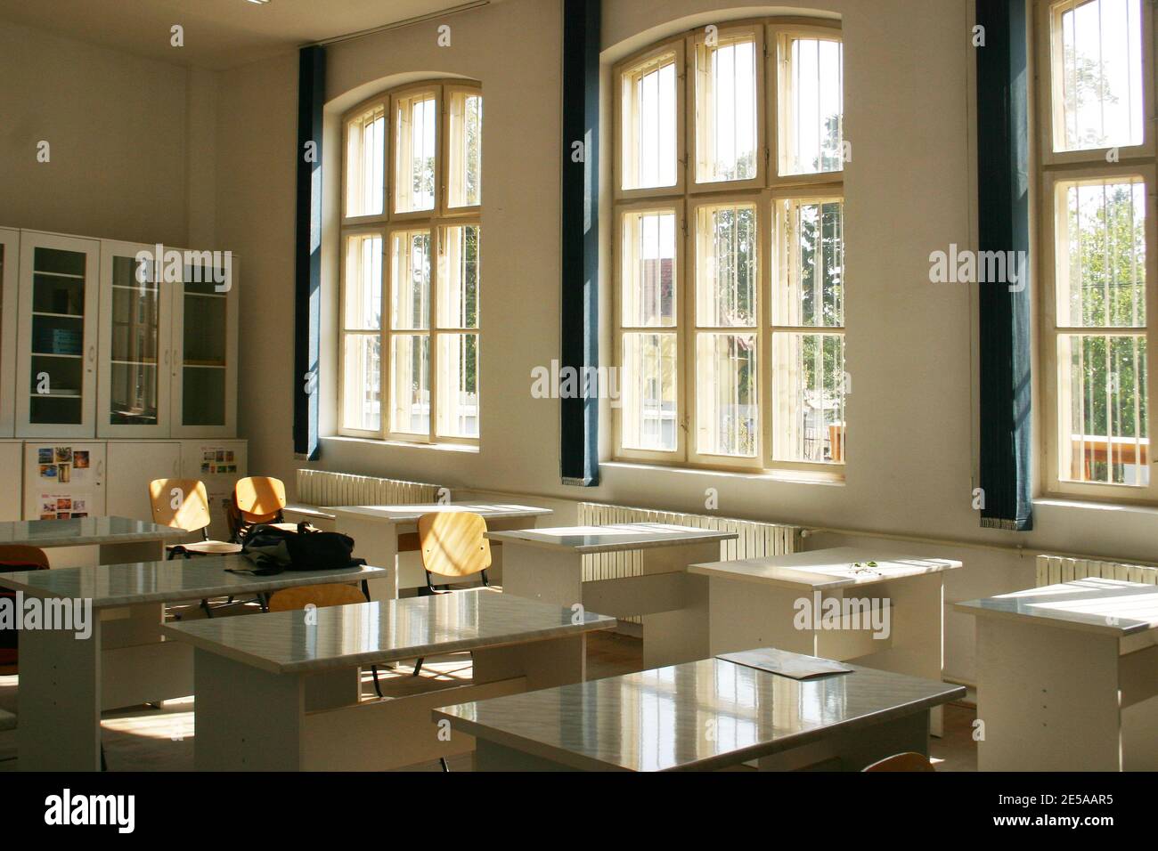 Empty school classroom Stock Photo - Alamy