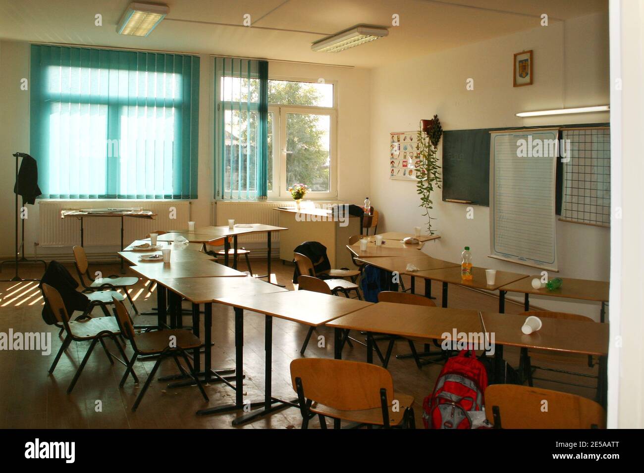 Empty school classroom Stock Photo - Alamy