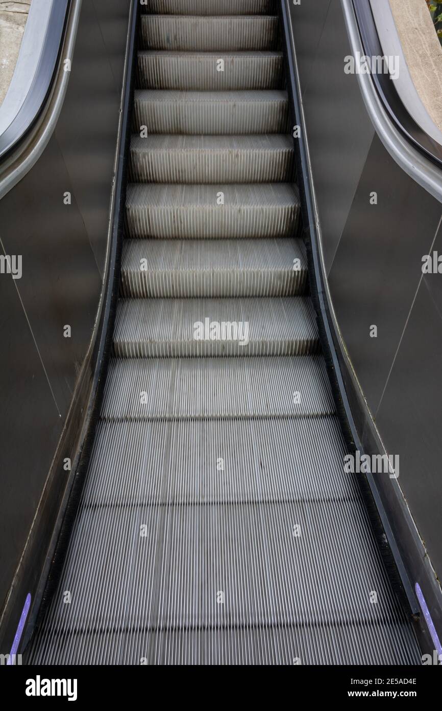 Escalator stairs elevator stair hi-res stock photography and images - Alamy