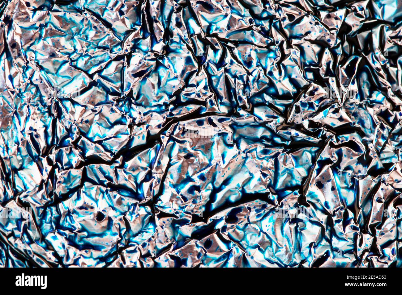 Crumpled aluminum foil hi-res stock photography and images - Alamy