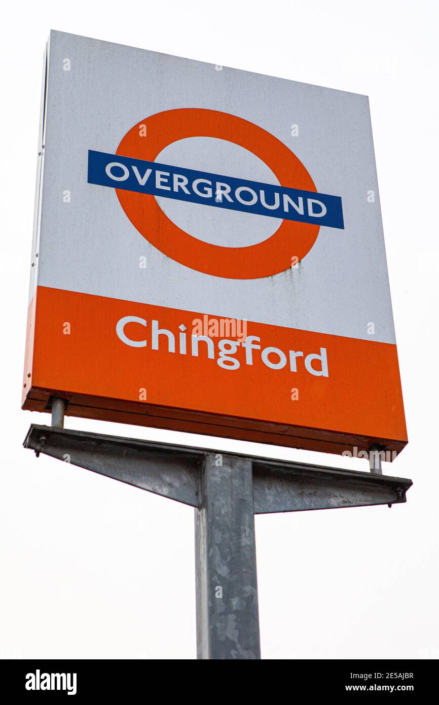 Tfl rail overground train station hi-res stock photography and images ...