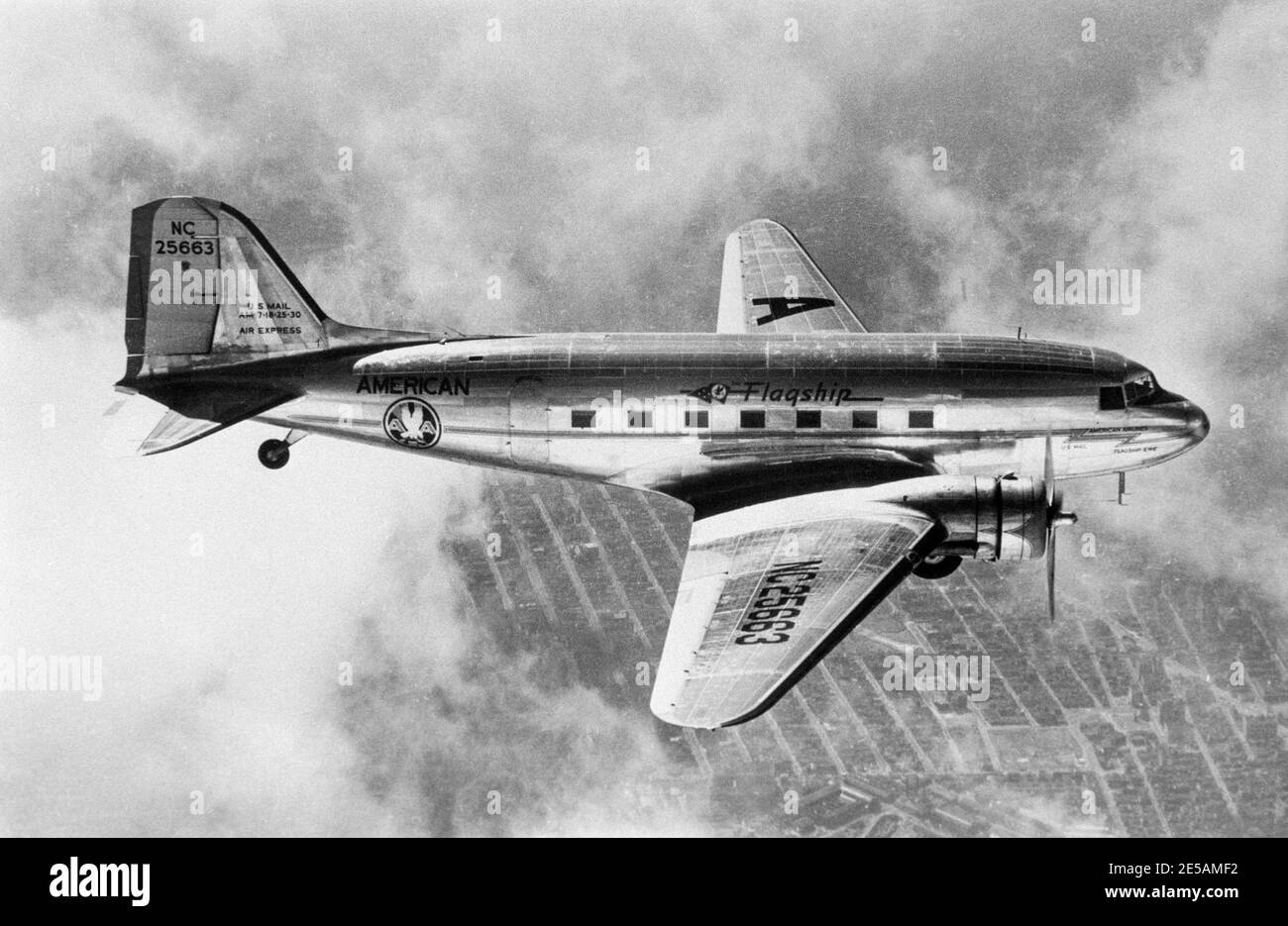 American airlines dc 3 1940 hi-res stock photography and images - Alamy