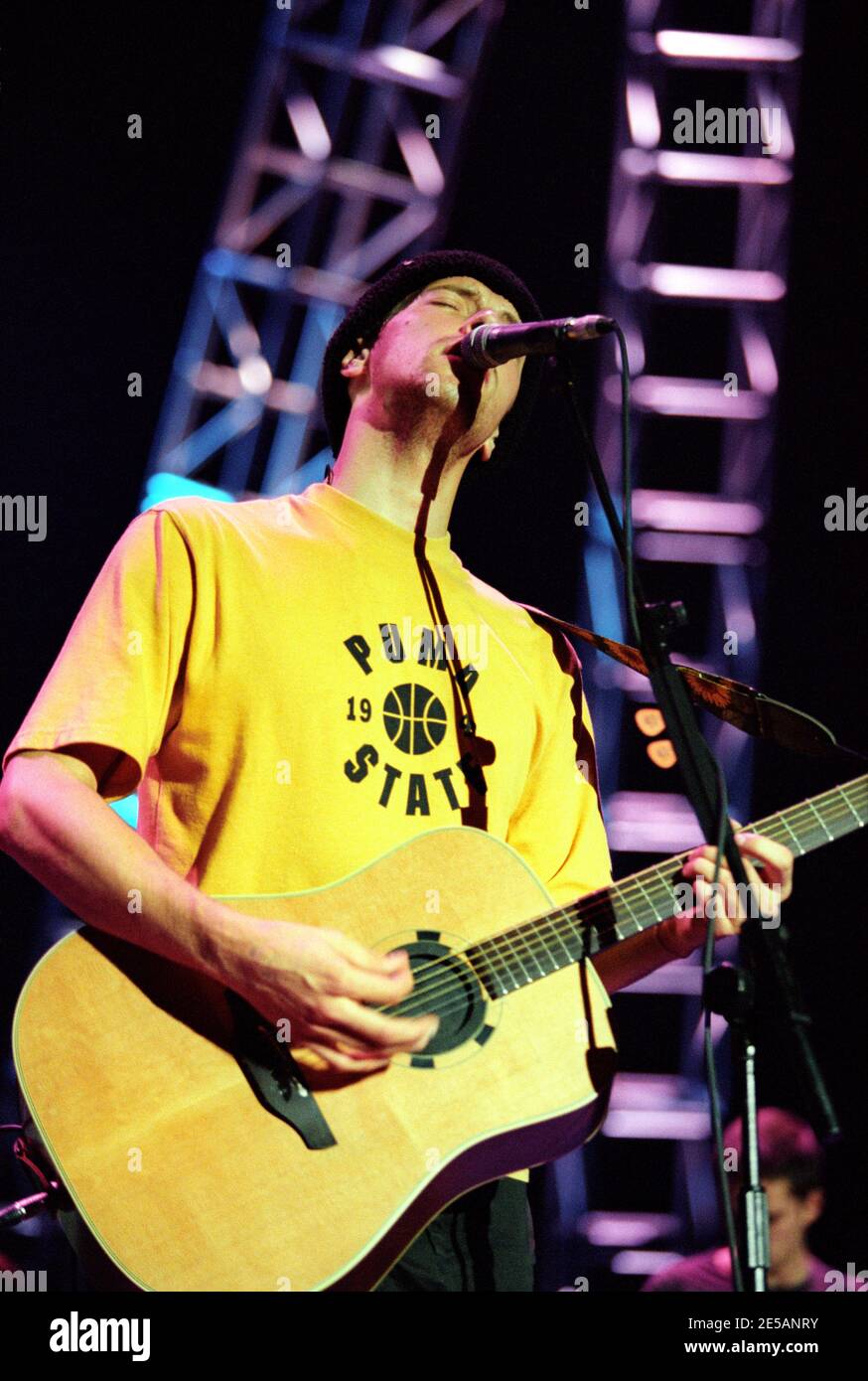 Coldplay 2000 hi-res stock photography and images - Alamy