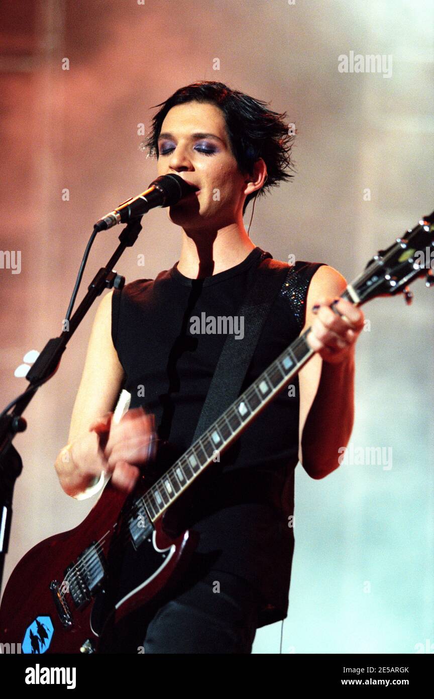Singer brian molko band placebo hi-res stock photography and images - Alamy