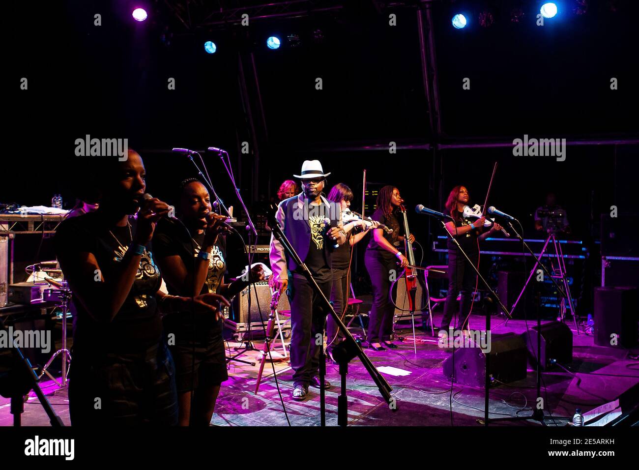 British pop music band hi-res stock photography and images - Alamy