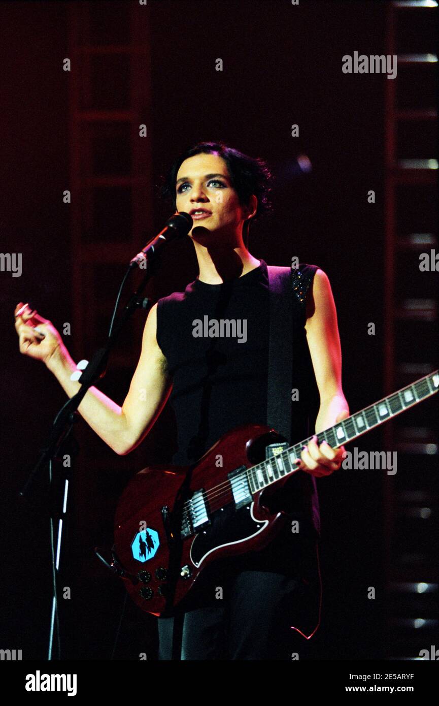 Singer brian molko band placebo hi-res stock photography and images - Alamy