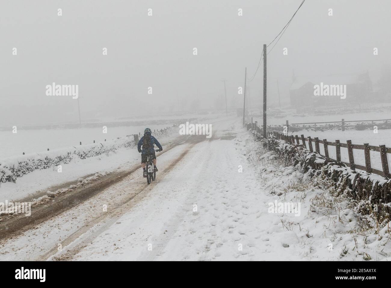 Heavy snowfall in west yorkshire hi-res stock photography and images ...