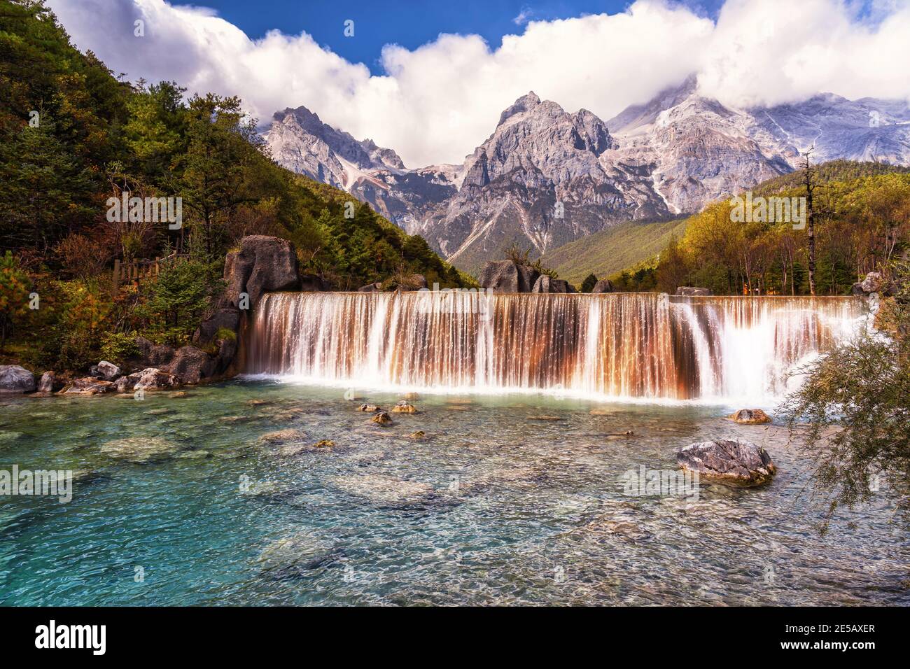 White jade river hi-res stock photography and images - Alamy