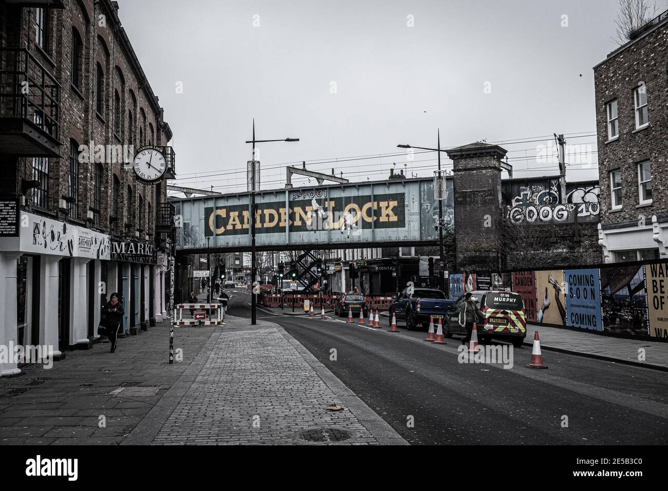 Camden lock bridge hi-res stock photography and images - Alamy