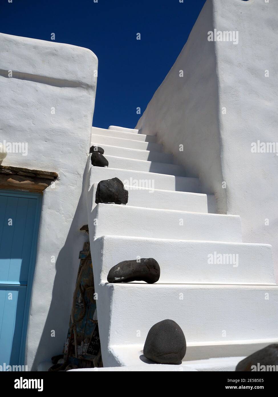 Cycladic style architecture hi-res stock photography and images - Alamy