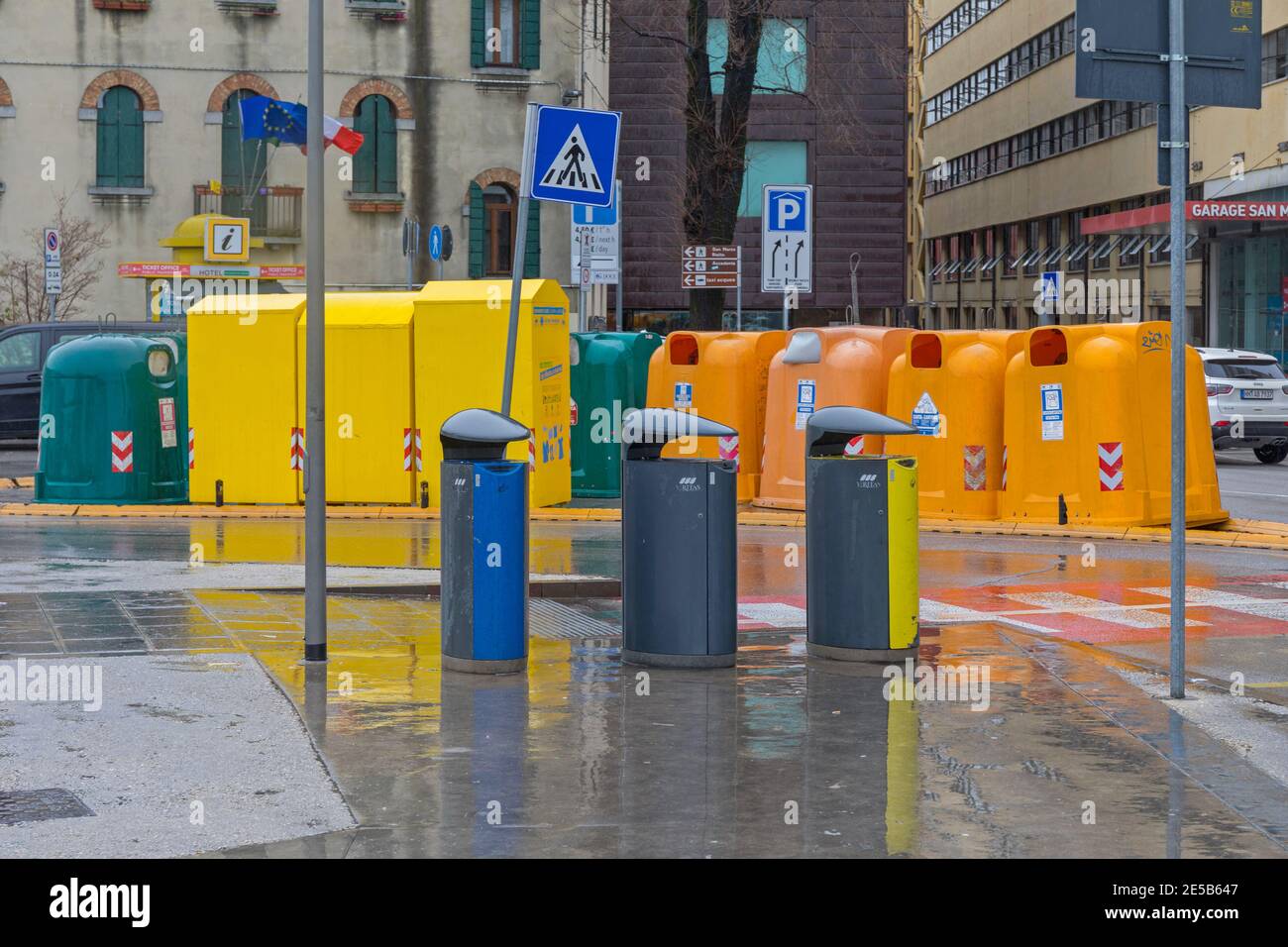 Recycling recycle bins italy hi-res stock photography and images - Alamy