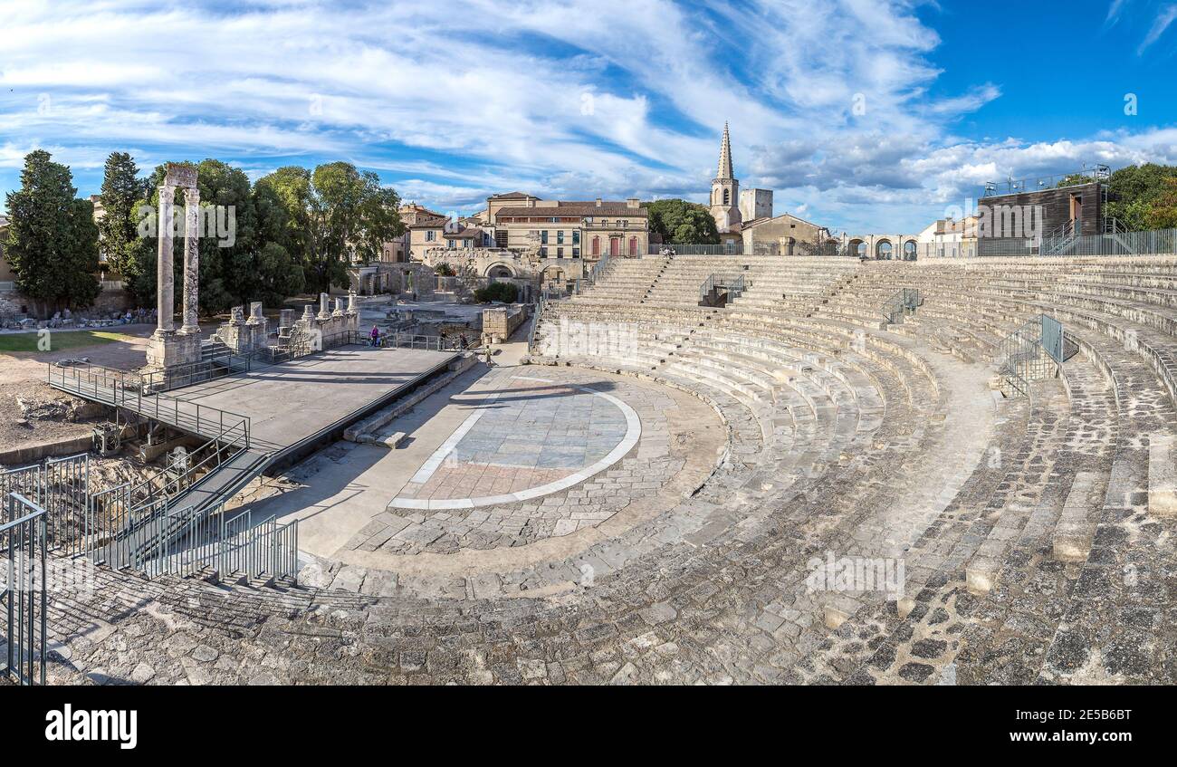 Roman amphitheatre arles panorama hi-res stock photography and images - Alamy