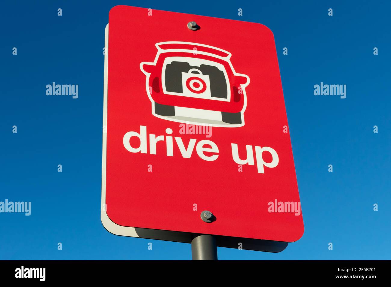HUDSON, WI, USA - DECEMBER 4, 2020: Target drive up deliverly sign and ...
