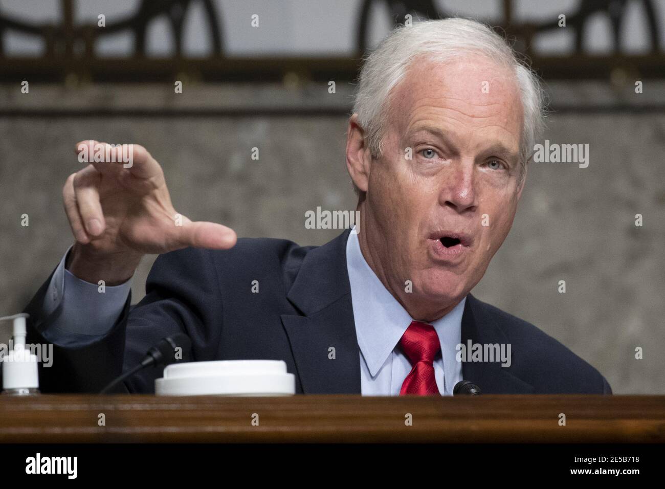 Ron johnson wisconsin hi-res stock photography and images - Alamy