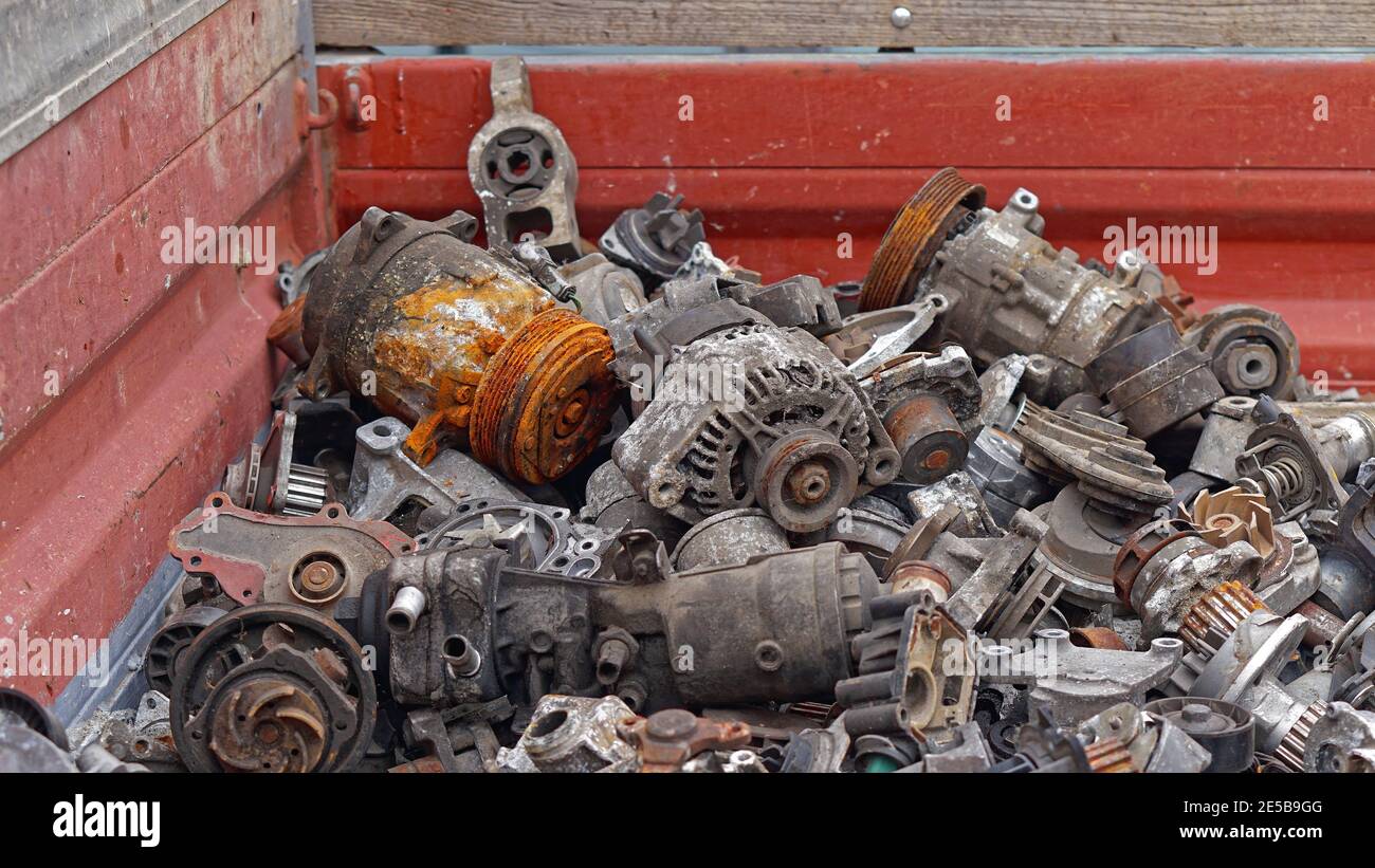 Used car parts hi-res stock photography and images - Alamy