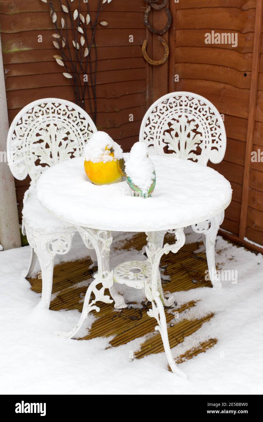 Decking chairs hi-res stock photography and images - Alamy