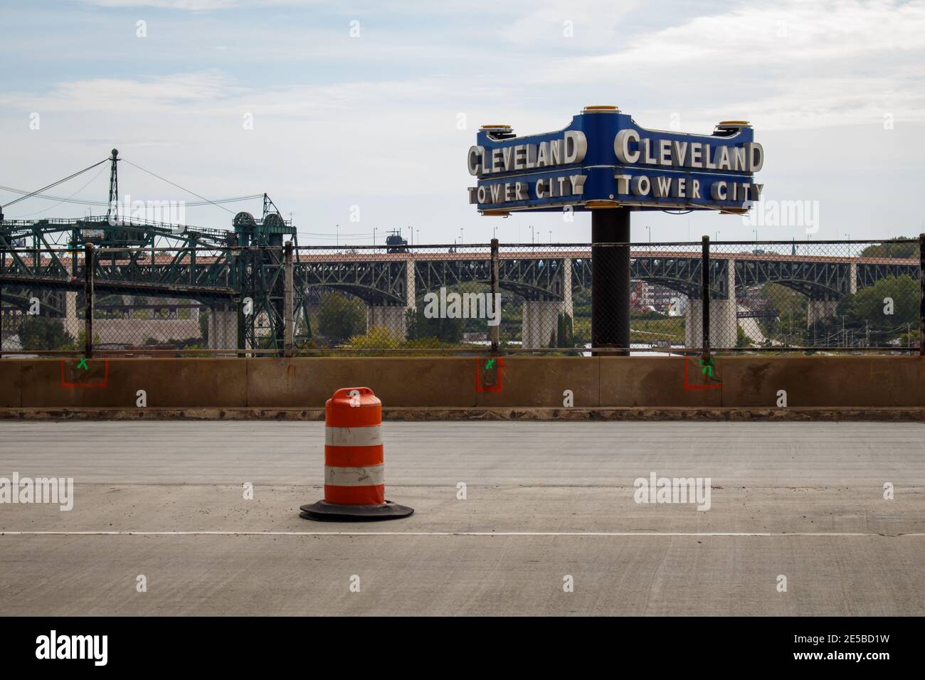 Downtown cleveland street signage hi-res stock photography and images ...