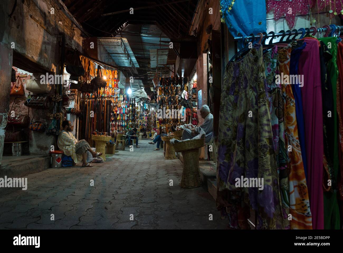 Business souk hi-res stock photography and images - Alamy