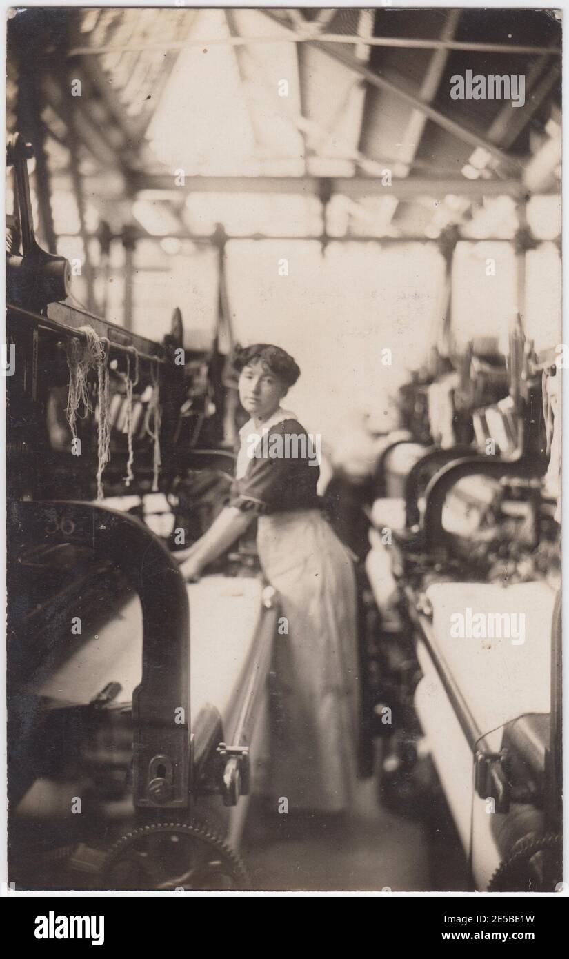 Cotton mill worker lancashire hi-res stock photography and images - Alamy
