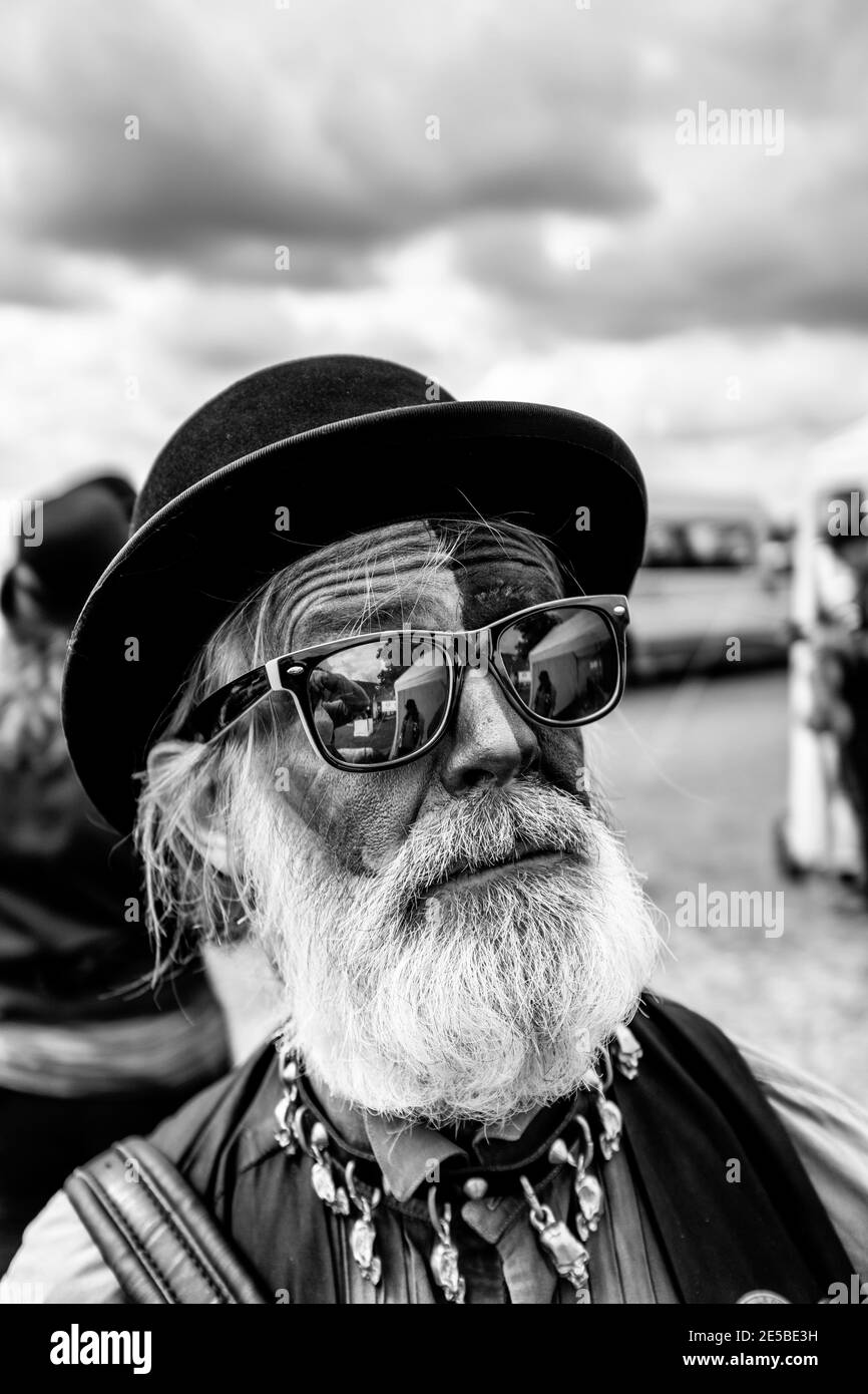Dancer face pose Black and White Stock Photos & Images - Alamy
