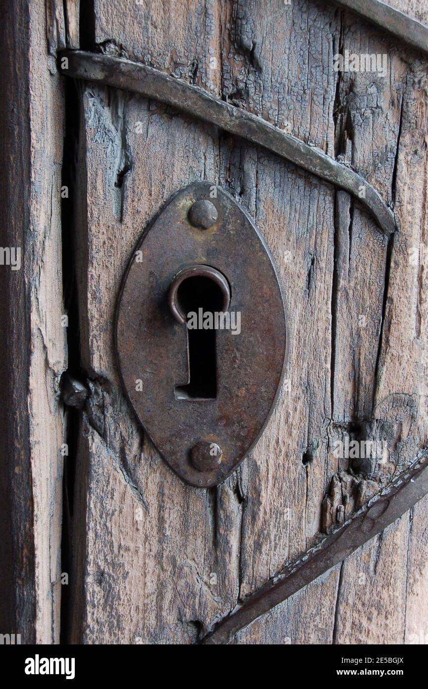 Antique keyhole hi-res stock photography and images - Alamy