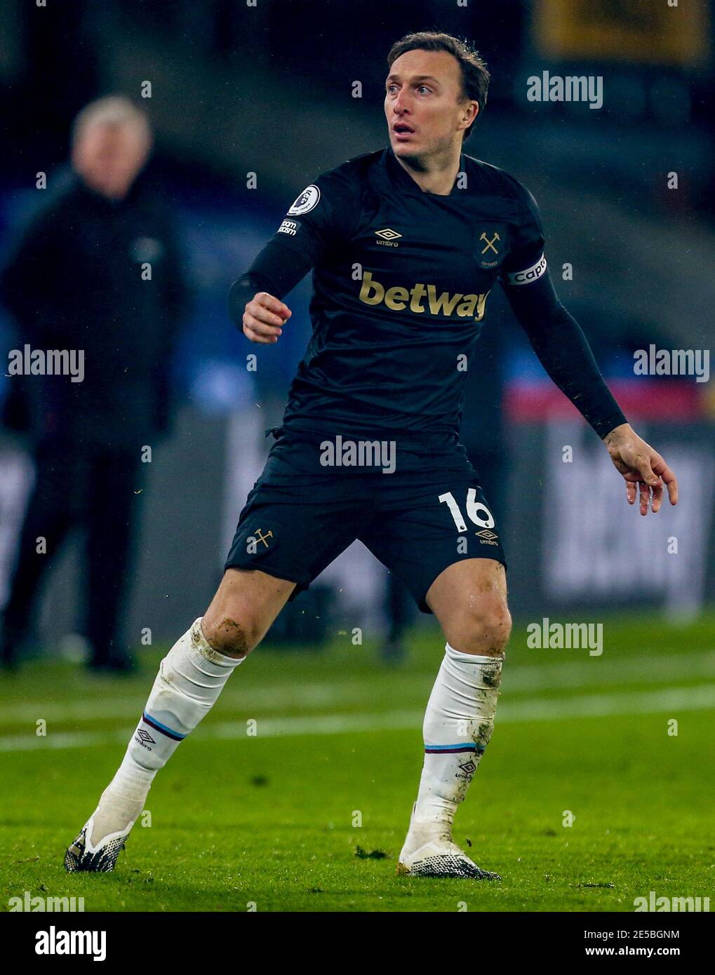 Mark noble west ham 2021 premier hi-res stock photography and images ...