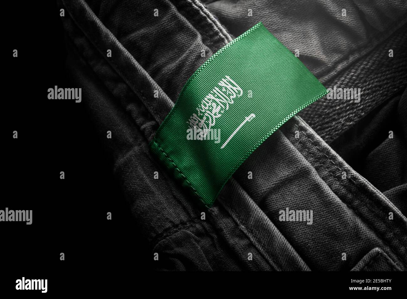 Saudi clothing hi-res stock photography and images - Alamy