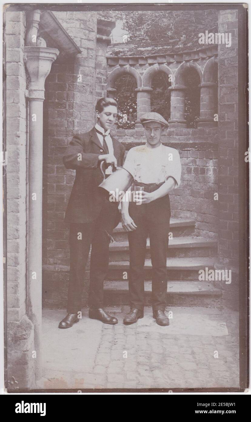 Edwardian servants working hi-res stock photography and images - Alamy