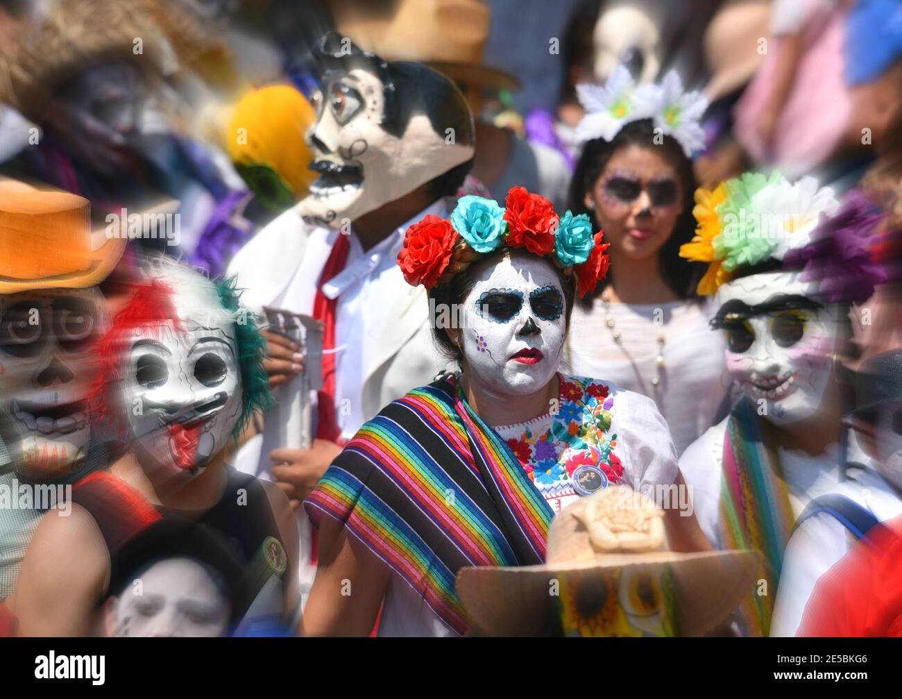 Coco movie frida hi-res stock photography and images - Alamy
