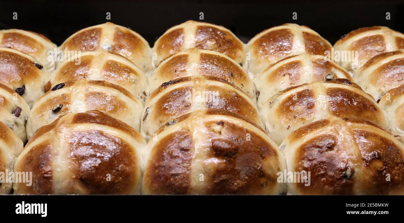 Hot cross bun production hi-res stock photography and images - Alamy