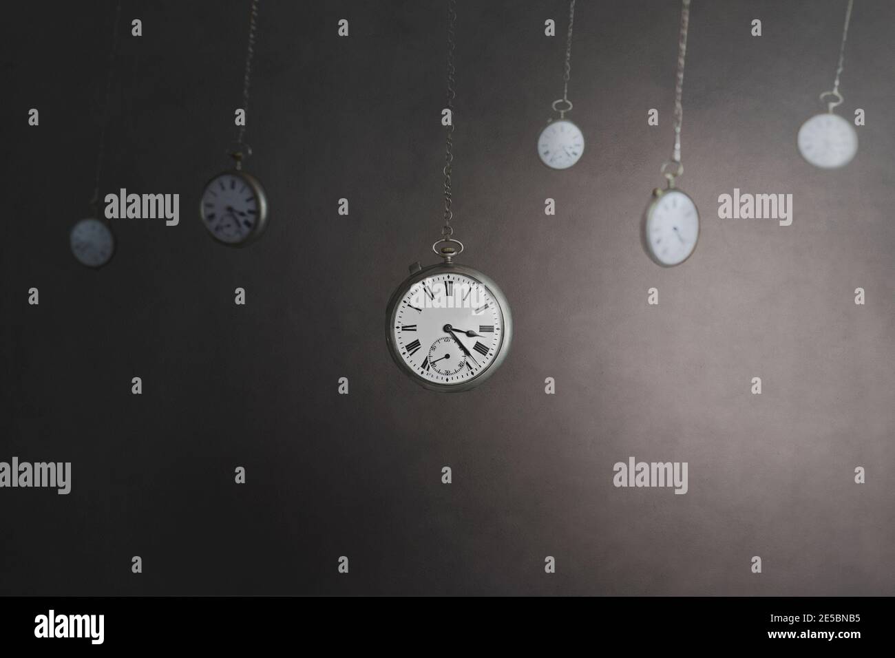 Pendulum clocks hi-res stock photography and images - Alamy