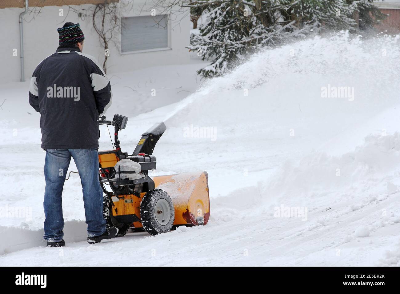 Snow man road hi-res stock photography and images - Alamy
