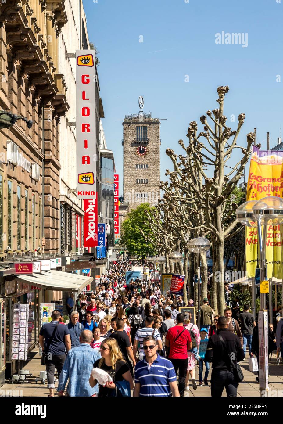 The tower of Stuttgart Central Station with the rotating Mercedes-Benz ...