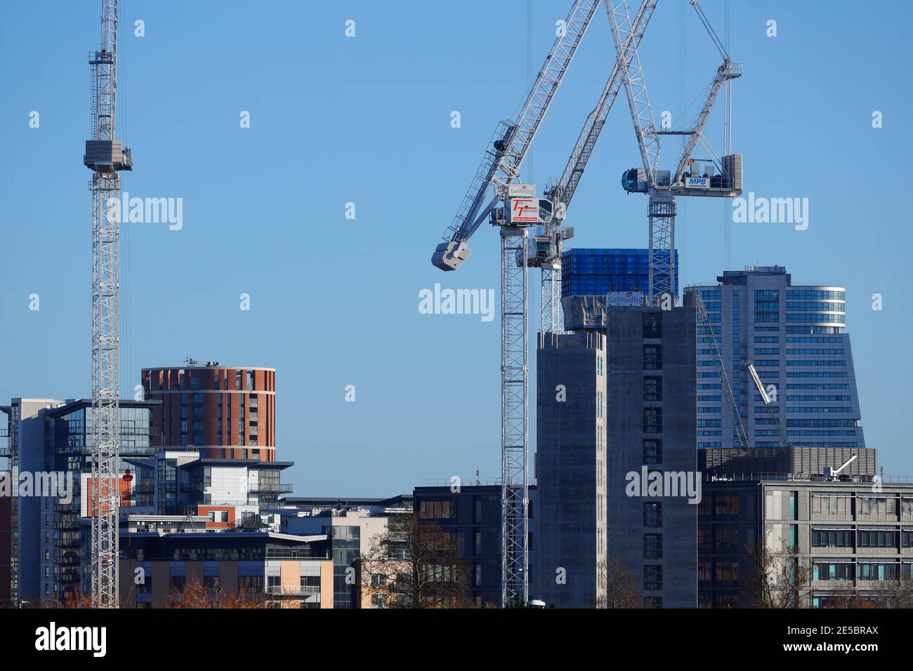 Monk bridge apartments under construction hi-res stock photography and ...