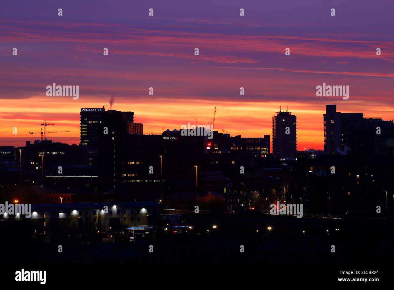Leeds skyline hi-res stock photography and images - Alamy