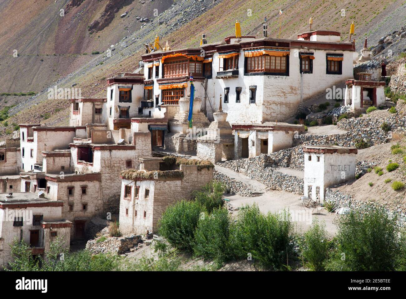 Lingshed (Lingshet, Lingshot) gompa - buddhist monastery in Zanskar ...
