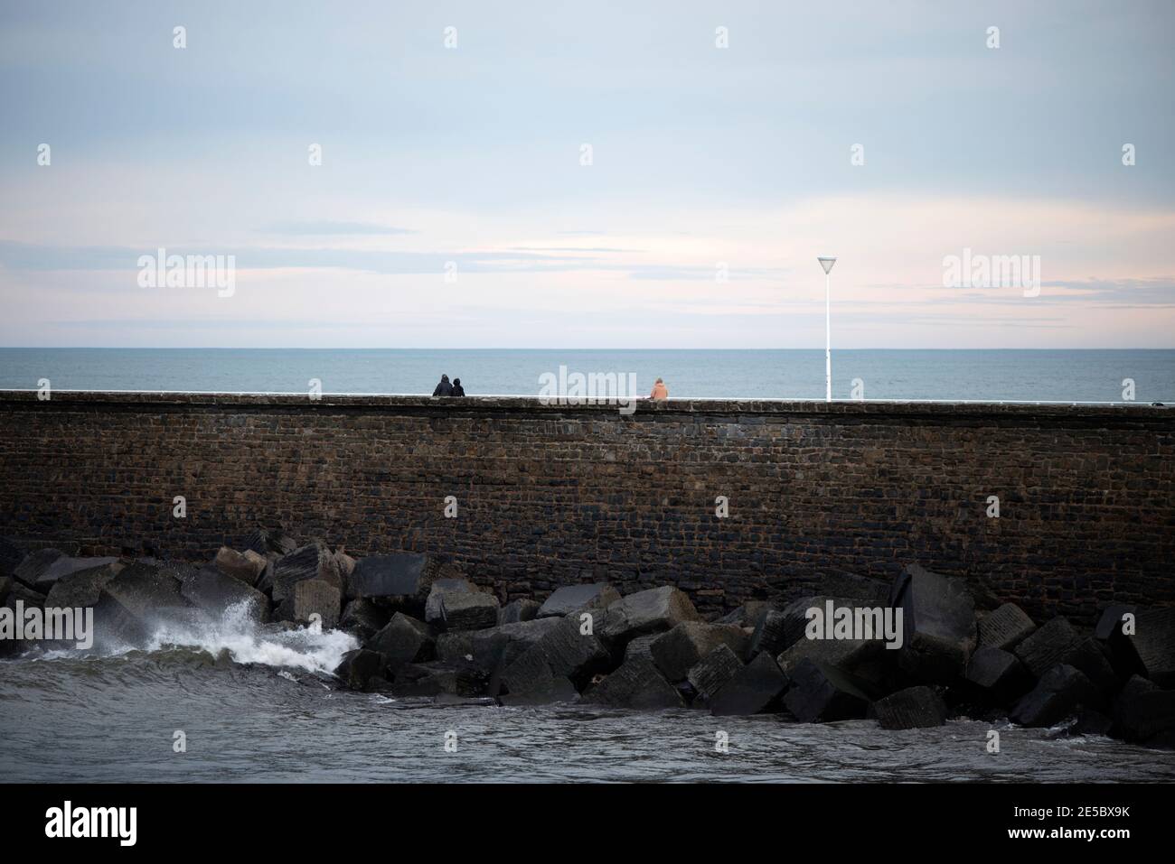 Lifestyle horizon above water hi-res stock photography and images - Alamy