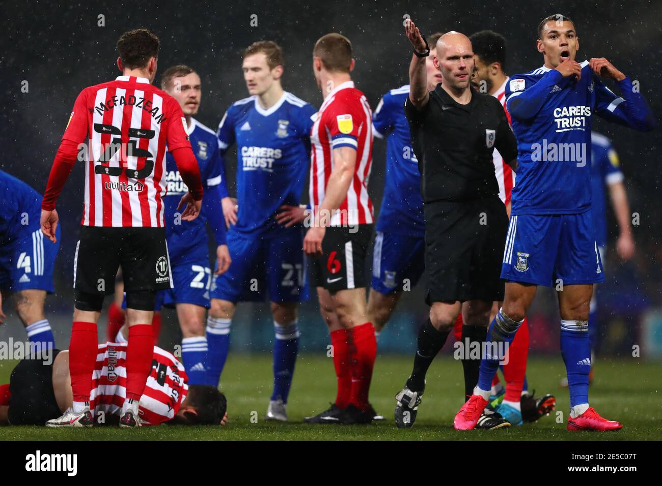 Charles breakspear referee hi-res stock photography and images - Alamy