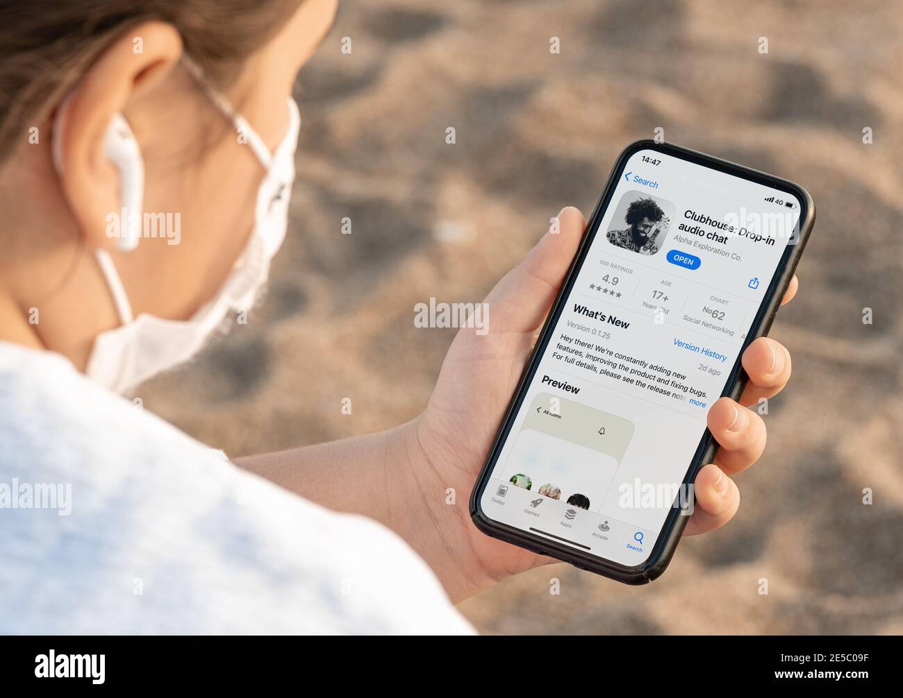 Telegram app logo hi-res stock photography and images - Alamy