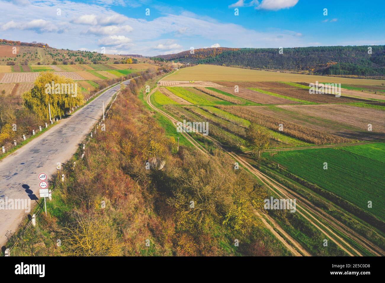 Top view autumn fields path hi-res stock photography and images - Alamy