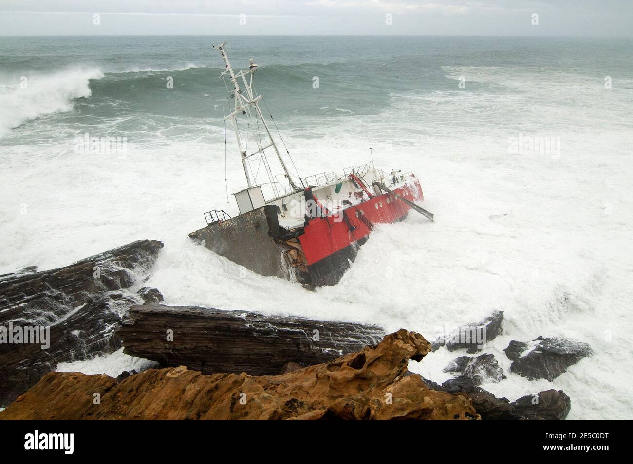 Wrecked ship hi-res stock photography and images - Alamy