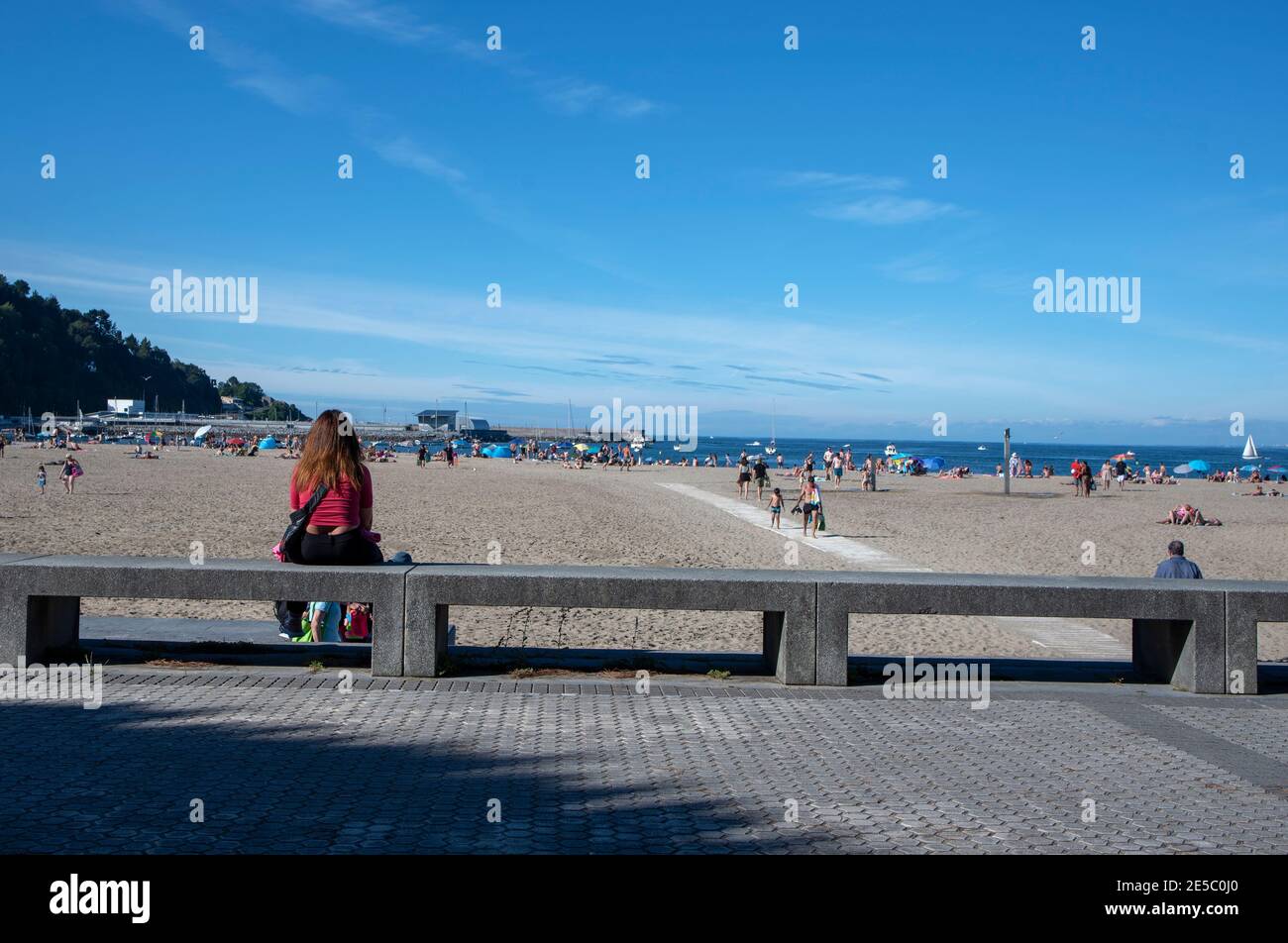 people looking at the sea Stock Photo - Alamy