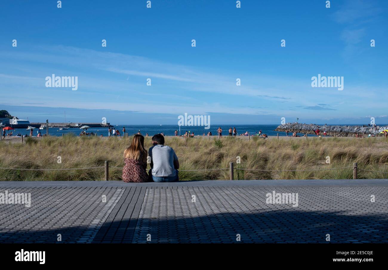 people looking at the sea Stock Photo - Alamy