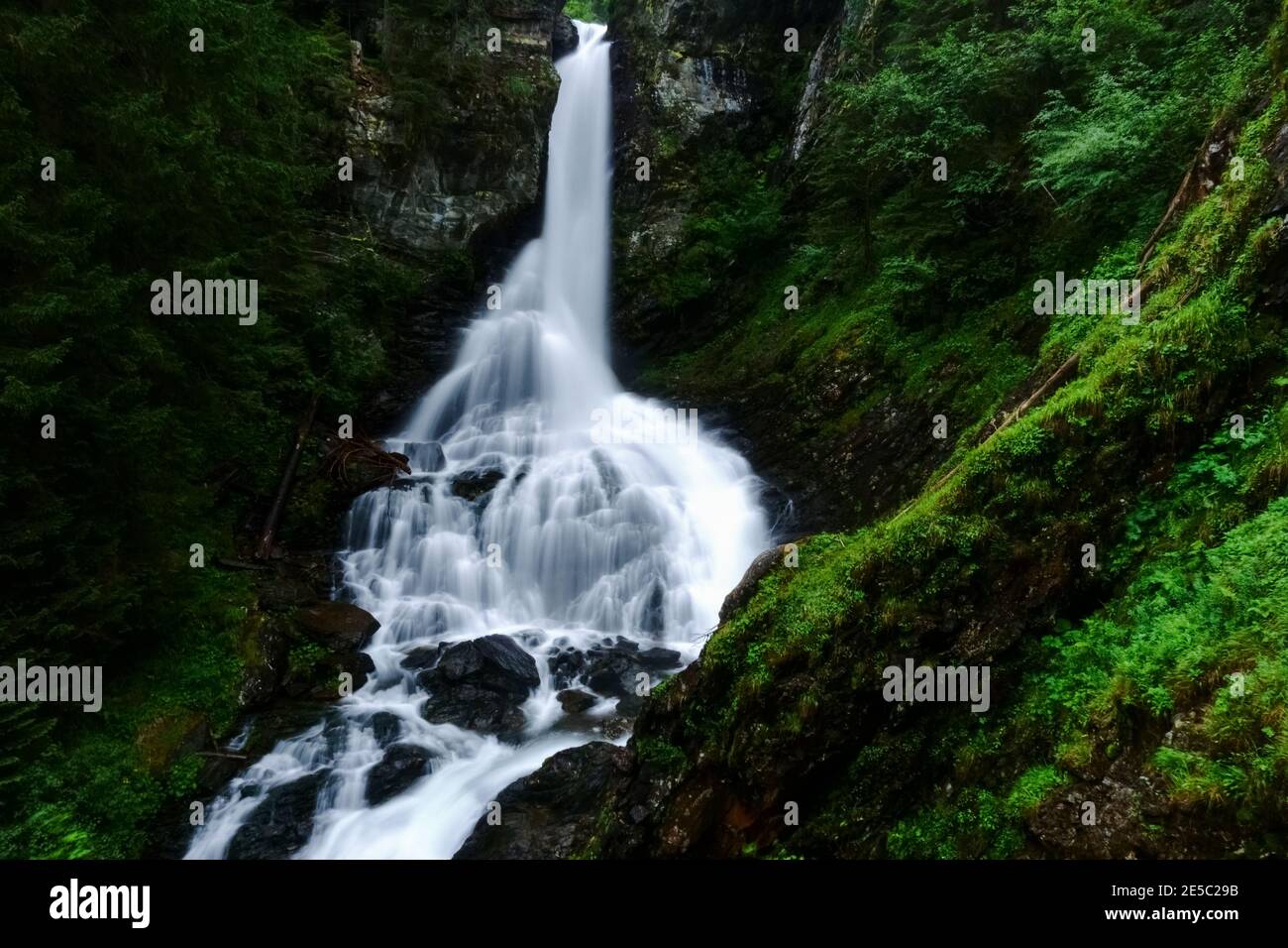 Soft waterfall hi-res stock photography and images - Alamy