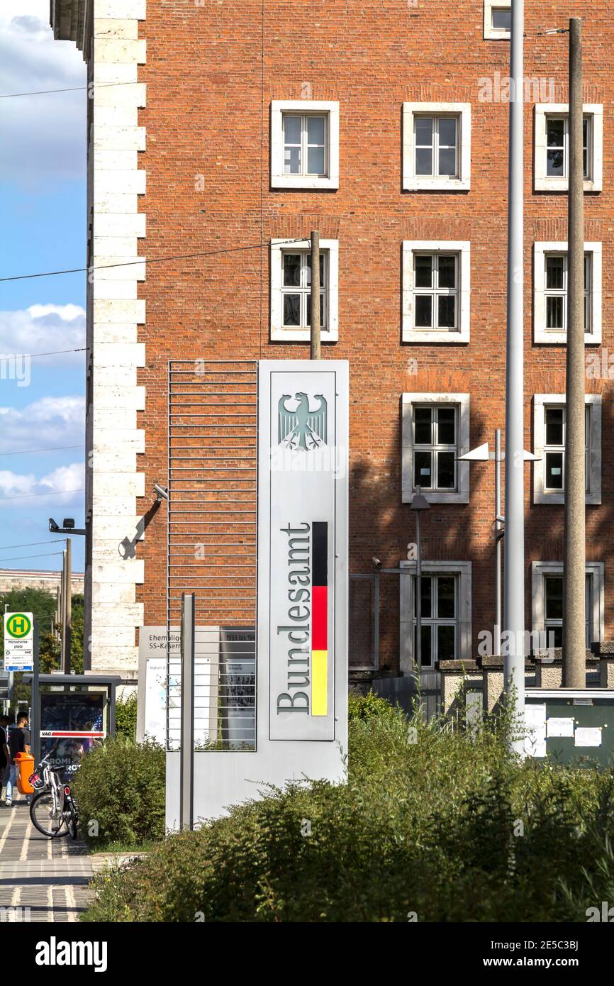 Decision making centres hi-res stock photography and images - Alamy