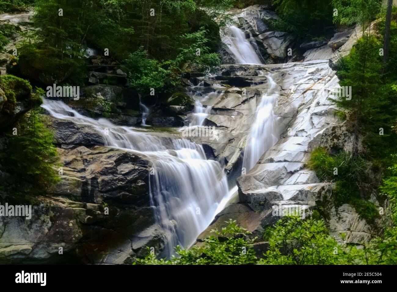Tropical cliffs and waterfall hi-res stock photography and images - Alamy