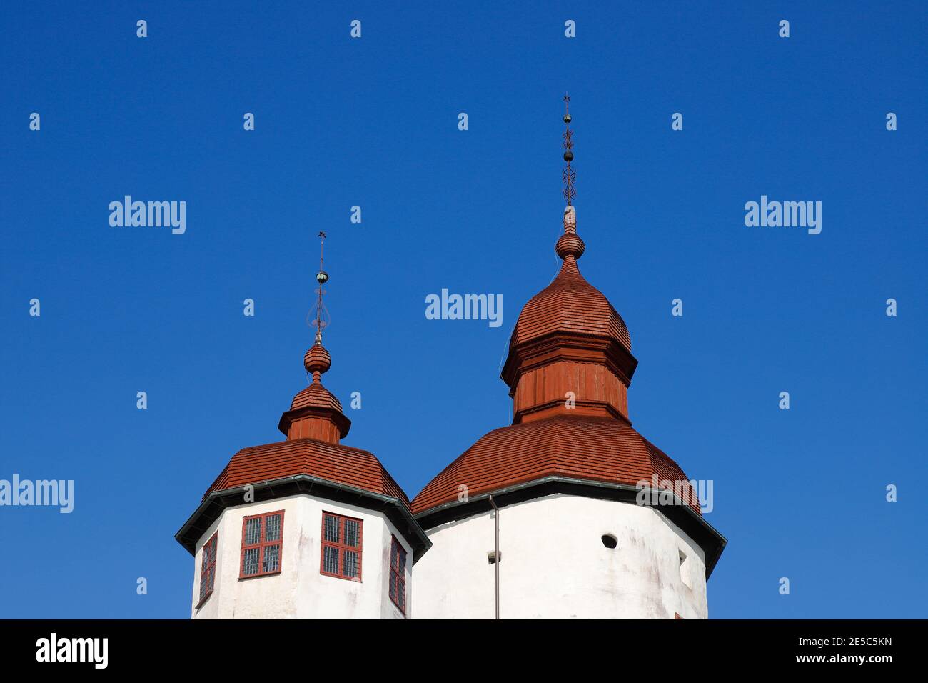 Low angle castle hi-res stock photography and images - Alamy