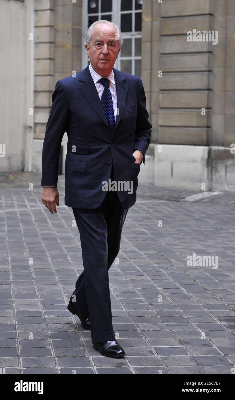 Edouard Balladur arrives at ceremony where the amendment to the french ...