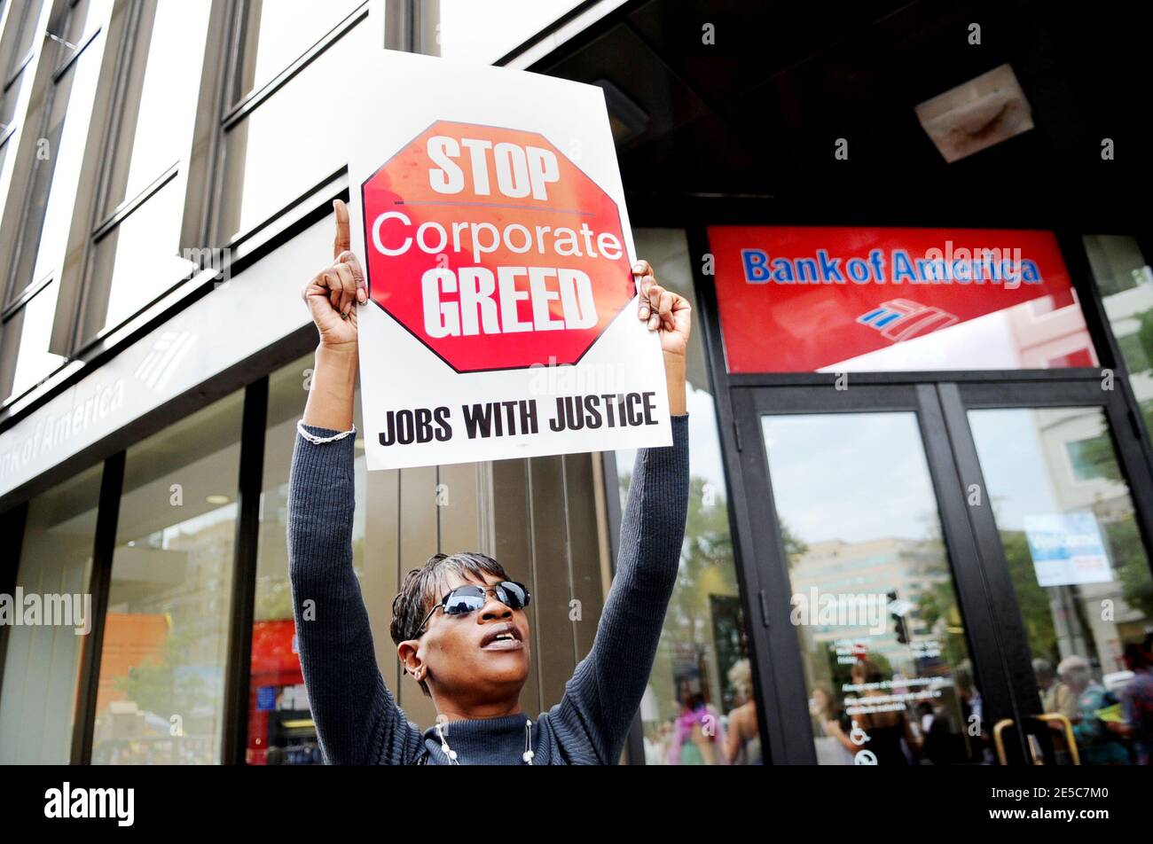 American citizens protest against the financial crisis and the $700 ...